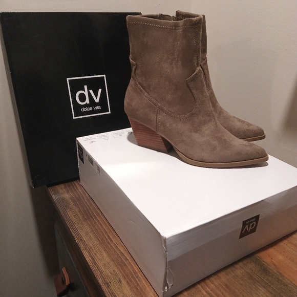 Dolce Vita | Shoes | Dolce Vita Boot Very Stylish Size 8 Brand New ...